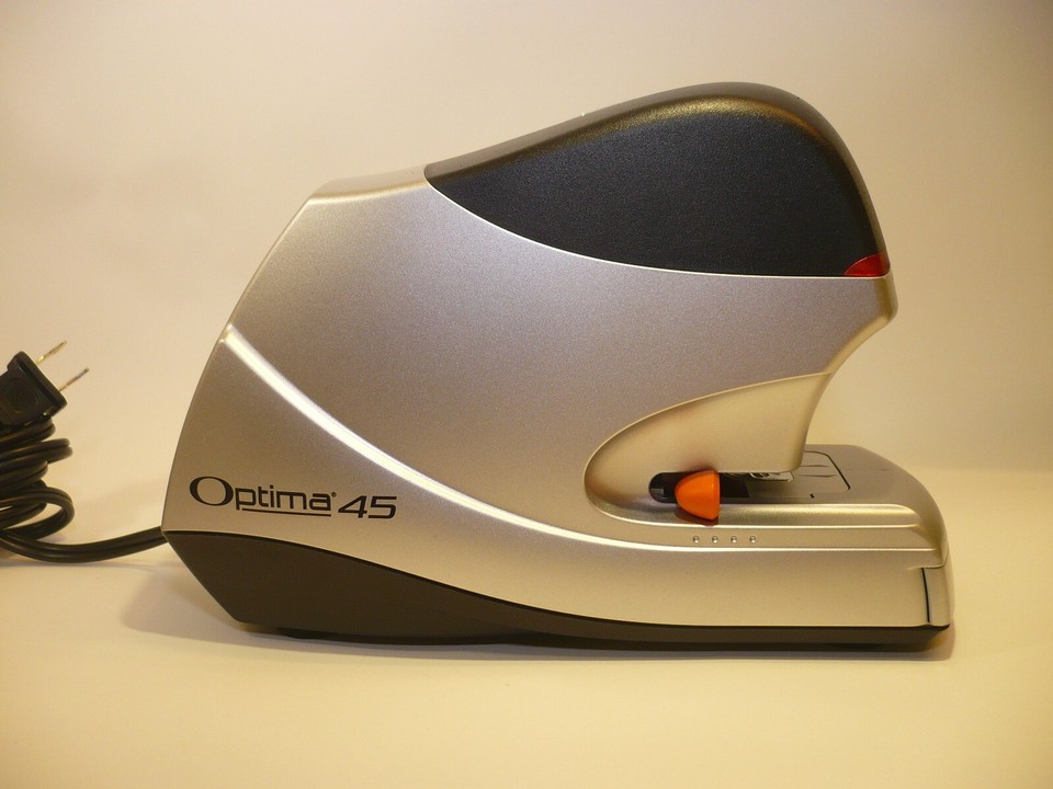 Swingline 48209 45-Sheet Capacity Optima 45 Electric Stapler - Silver ...