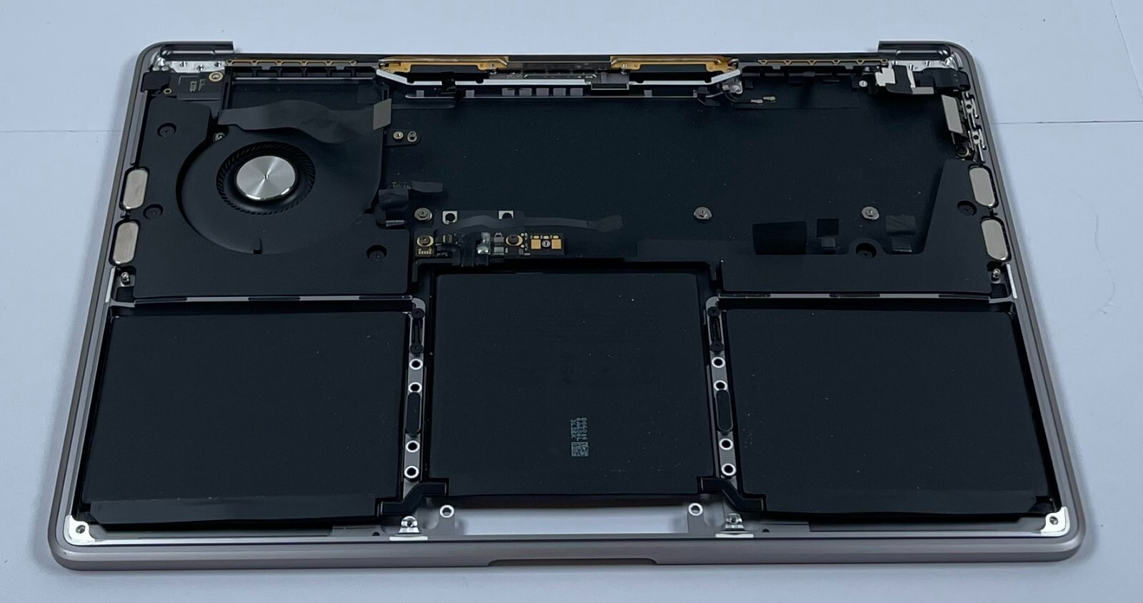 Apple MacBook Pro 13 2020 A2289 Palmrest w/ Battery Space Gray Genuine ...