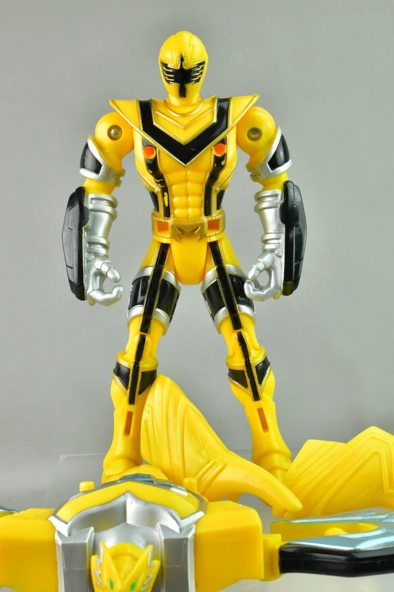Power Rangers Mystic Force Yellow Ranger