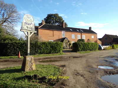 Photo 12x8 Ashby Hall Farmhouse & Ashby Village sign Herringfleet Off ...