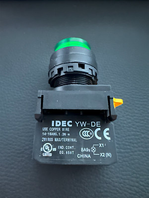 1PCS YW1L-MF2E10Q0G IDEC Momentary Green Push Button Switch | eBay
