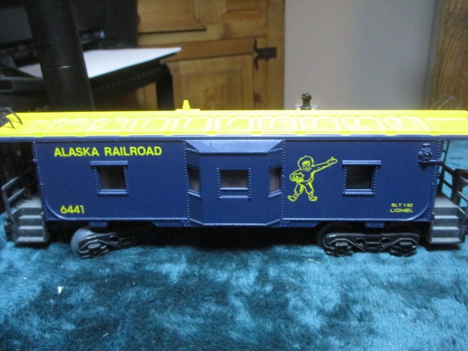 Lionel O Gauge Alaska Railroad Switcher 8154 & Illuminated Caboose 6441 ...