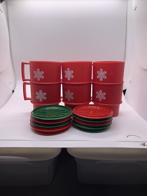 Vintage Tupperware Christmas Holiday Set Of 6 Mugs With 4 Green, 4 Red ...