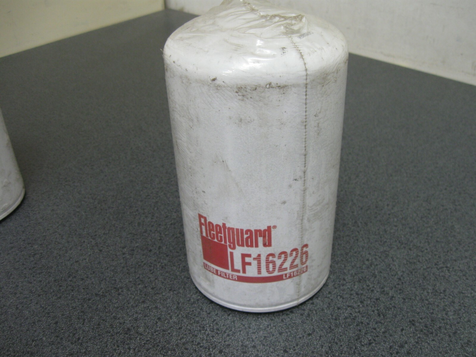 NEW GENUINE FLEETGUARD LUBE OIL FILTER (PN LF16226) | eBay
