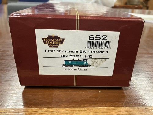 HO SCALE BLI EMD SWITCHER: SW7 PHASE II #121 ITEM #652 - SOUND/DCC ...