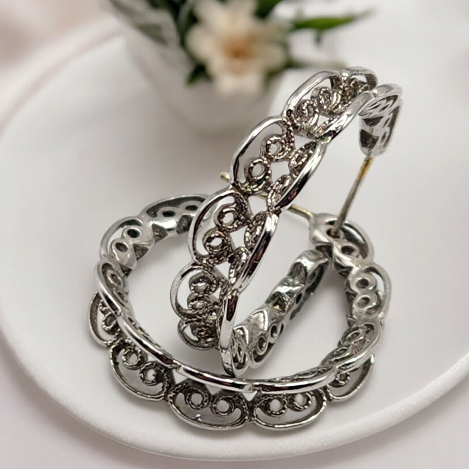 Napier Elegant Filigree Scalloped Edge Dimensional 1"… - Gem