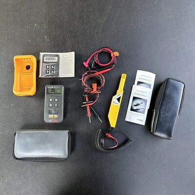 Fluke 12 Multimeter Digital Handheld Multimeter Case Manual & Vaisala ...