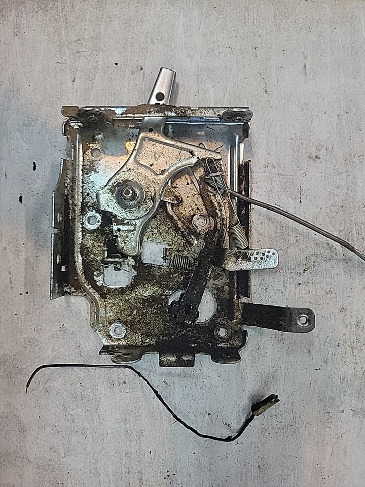 OEM Briggs and Stratton Throttle control bracket 793107 W/Linkage | eBay