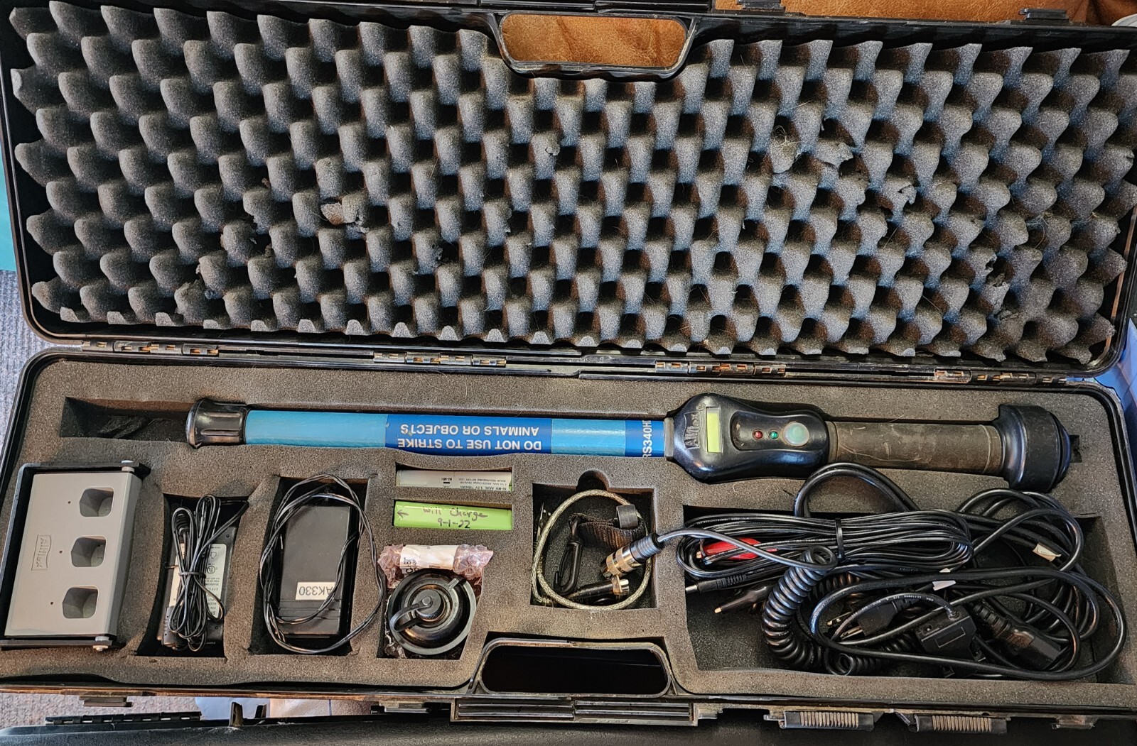 ALLFLEX RS340 LIVESTOCK ISO RFID STICK READER W/ ACCESSORIES IN HARD ...