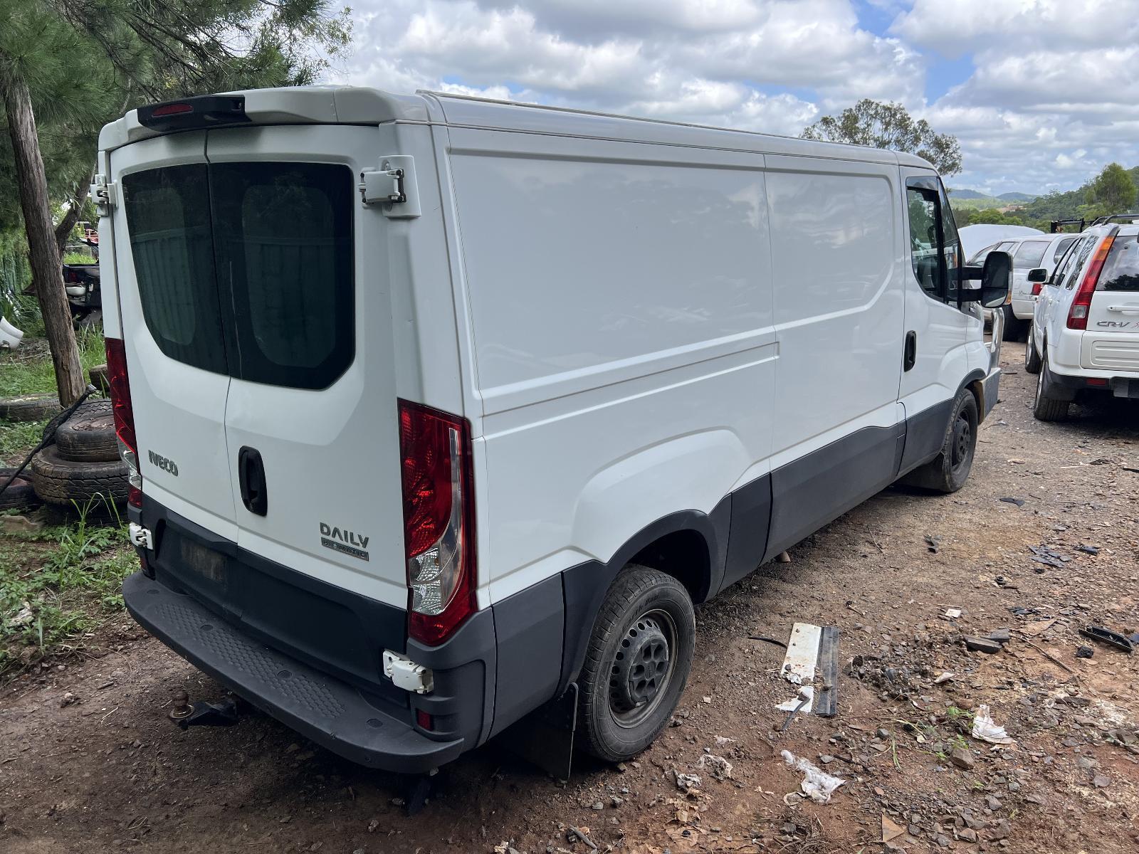 IVECO DAILY LOCK MECHANISM RIGHT FRONT DOOR LOCK, 6TH GEN, 01/15- 15 16 ...