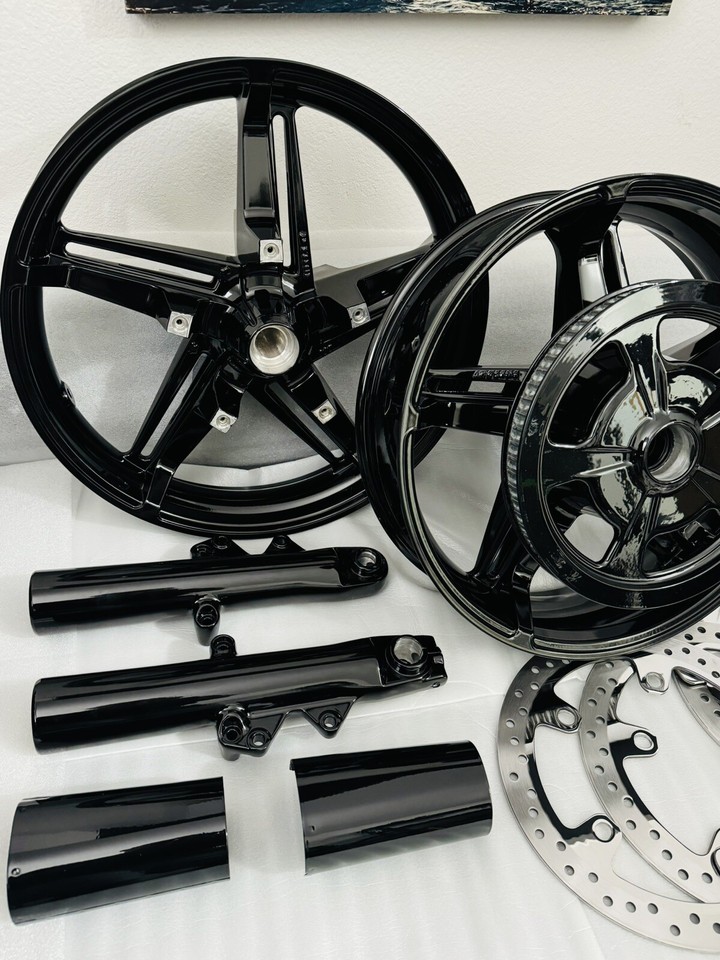 Harley NEW 2024 FLTRK Road Glide rims CUSTOM Black OEM Touring Wheels ...