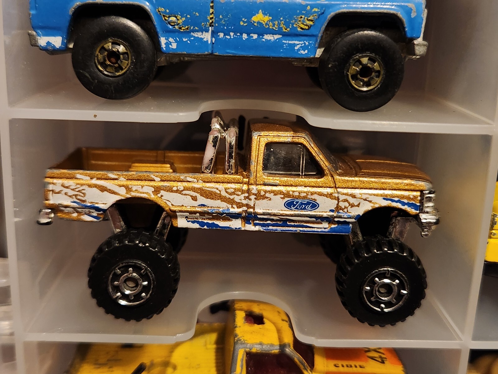 hot wheels & matchbox (case #132) FORD TRUCKS f-150 f-100 bronco ...