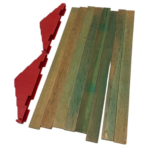 2 Lincoln Logs 2 Notch Red Plastic Roof Trusses & Eight 12” Green Roof ...