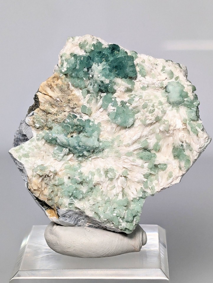 Demantoid Garnet Mineral Specimen Tani mine, Khost province ...