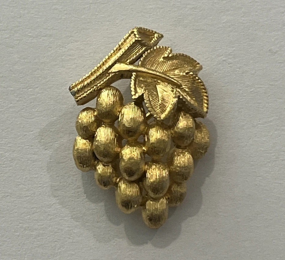 Vintage Trifari Signed Grape Leaf Brooch Pin | eBay