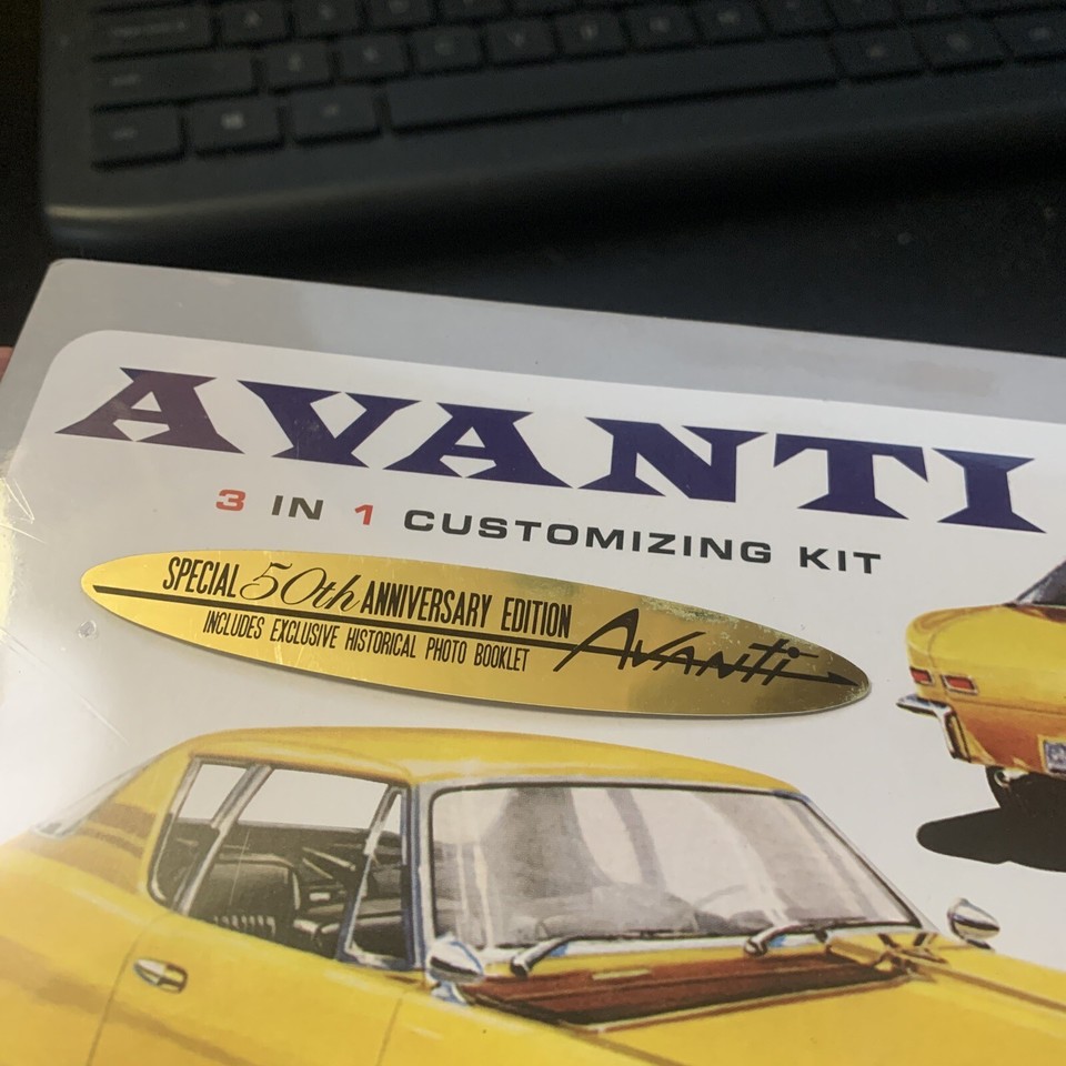 AMT 1/25 Studebaker AVANTI 50th Anniversary 3 in 1 Model Kit 780/12 ...