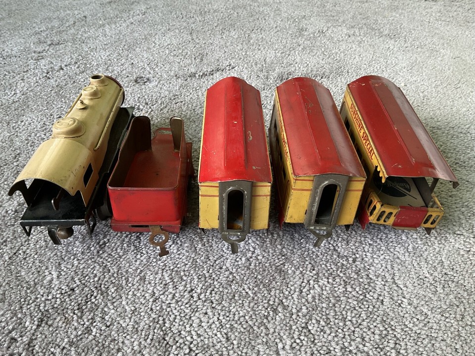 Hafner prewar Sunshine Special Set VERY RARE CREAM 1110 Engine Cream ...