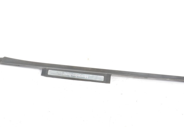 MERCEDES R350 R500 Door Sill Plate Trim Front Right 2516800035 for sale ...