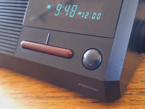 Rare PROTON 325 DIGITAL AM/FM DUAL ALARM CLOCK RADIO WORKS GREAT | eBay