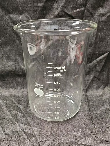 Pyrex 3000 mL Glass Beaker with Pouring Spout | eBay