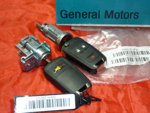 New Original GM Authentic 2012-2017 Door & Ignition Locks 2 Fobs Flip ...