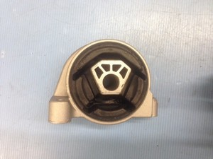 Transmission Mount 22712836 for 05-09 Chevy Equinox and Pontiac Torrent ...