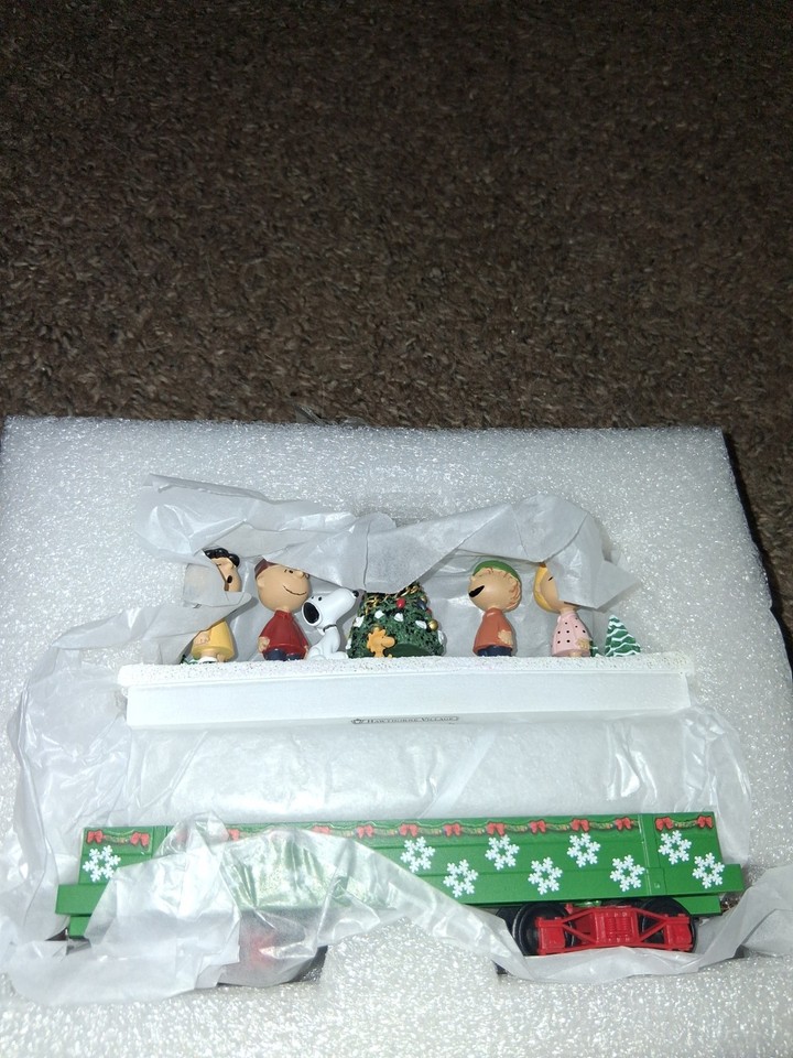 Bradford exchange HO-Scale "PEANUTS" Illuminated Electric Christmas ...