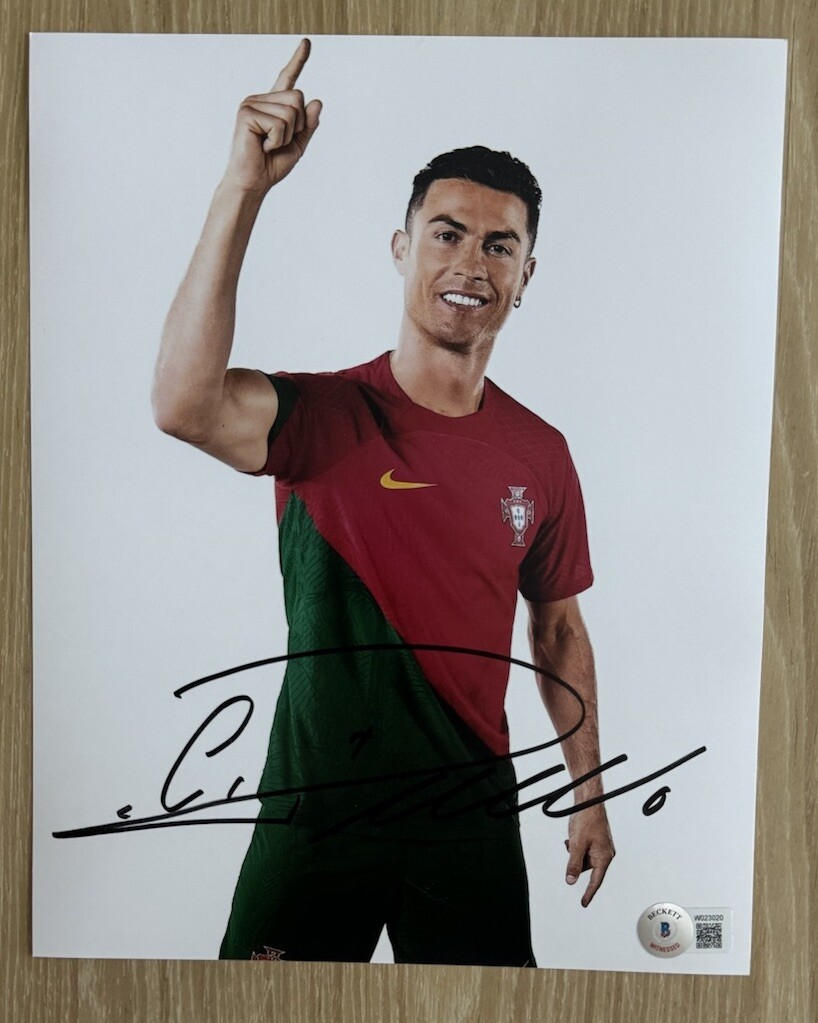 Cristiano Ronaldo Autographed Memorabilia | Signed Photo, Jersey ...