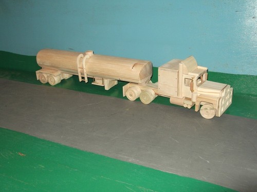 1:32nd Mack RS700 Wooden Model Truck ( Based on 'Rubber Duck' from ...