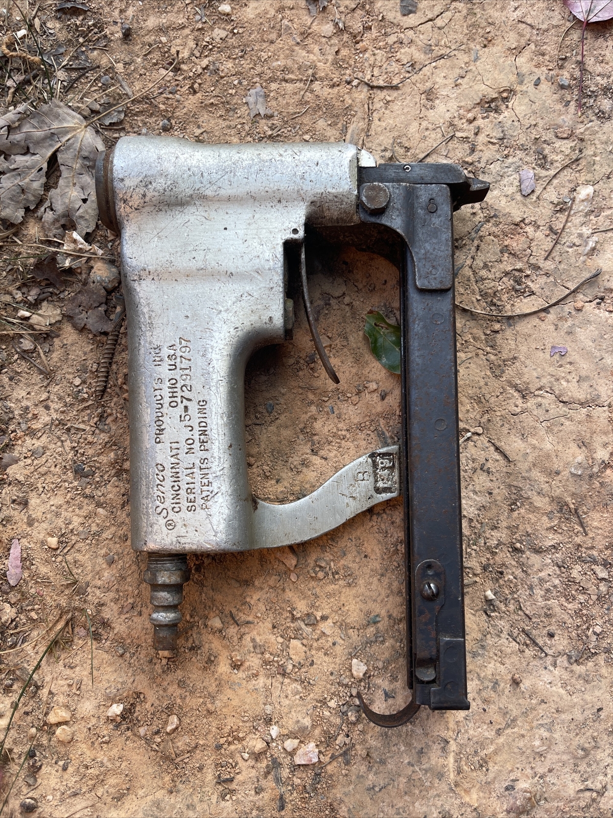 SENCO J5-7291797 PNEUMATIC AIR STAPLER TOOL - Missing spring & pusher ...