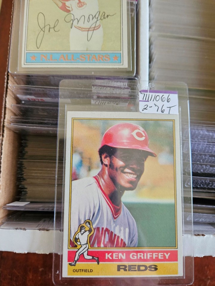 1976 to 1977 Cincinnati Reds Lot of at least 52 commons/minor stars ...