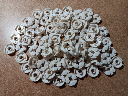 LEGO BULK LOT OF 100 WHITE ROUND PLATES 2X2 AXLE HOLE #4032 | eBay