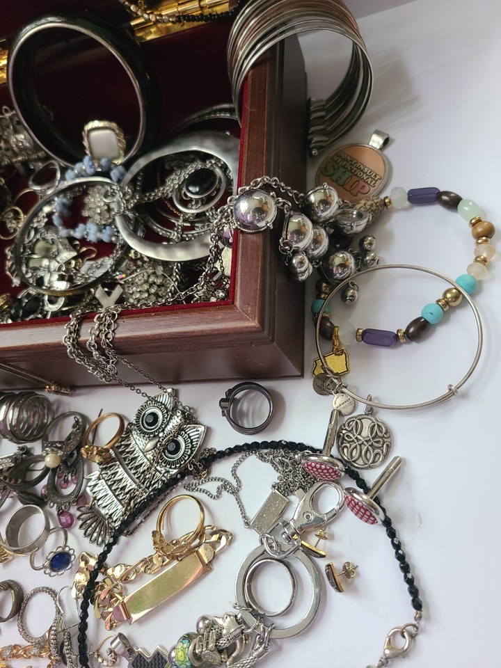 Huge lot of Jewelry 80+ Terry Redlin Box Rings Necklace Bracelet ...