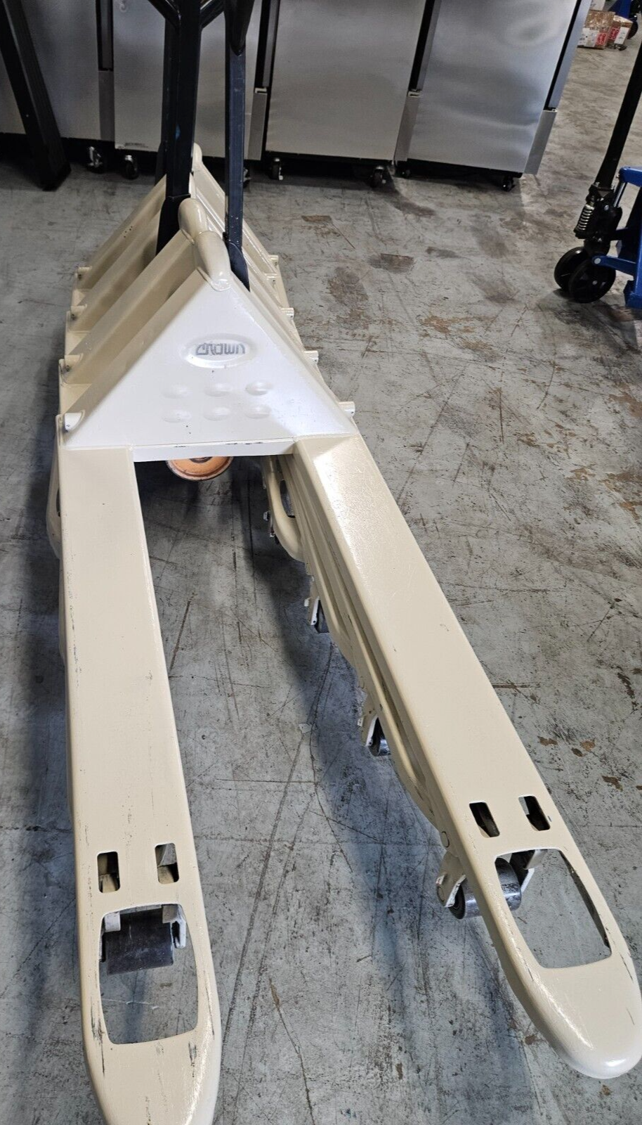 Crown PTH-50 Manual Pallet Jack Refurbished 27"x48" 5000lbs | eBay