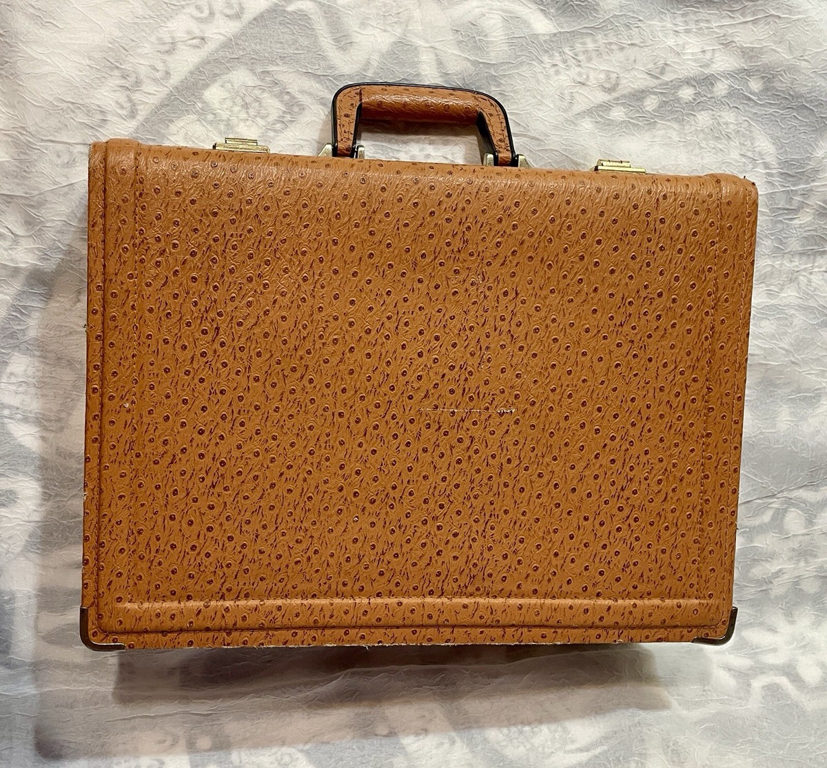 Vintage Ostrich Skin Leather 1980s Briefcase with Vintage Ostrich Skin Leather 1980s Briefcase with