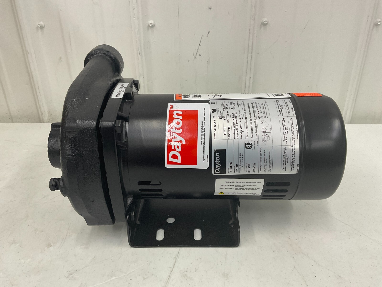 Dayton 4RU78 115/230V Cast Iron 1 HP Straight Center Discharge Pump for ...