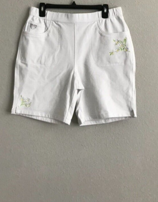 Quacker Factory DreamJeannes Daisy Embroidered 8" Shorts-White (Sz XS ...