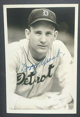 PAUL "DIZZY" TROUT SIGNED GEORGE BURKE PHOTO Detroit Tigers 1945 WS ...