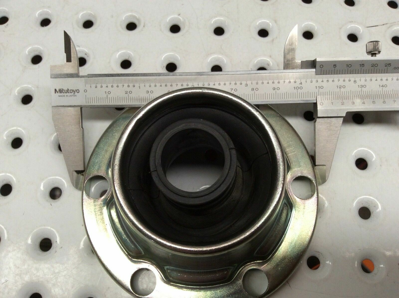 FORD FALCON BA BF UTE XR6T XR8 TAIL SHAFT CENTER CV JOINT DRIVE SHAFT ...