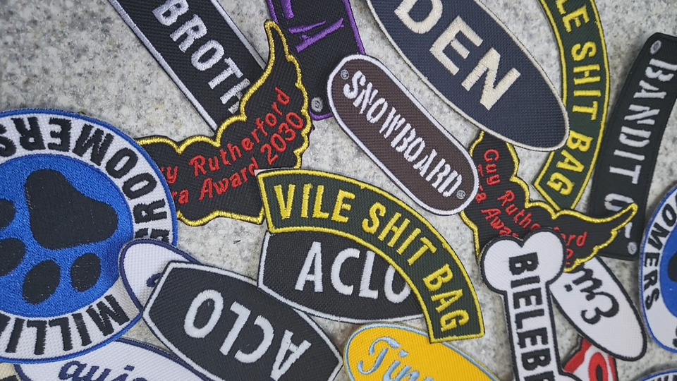 Vampire Tongue Embroidered Patch Iron On Jeans Jacket Badge Rocker Band ...