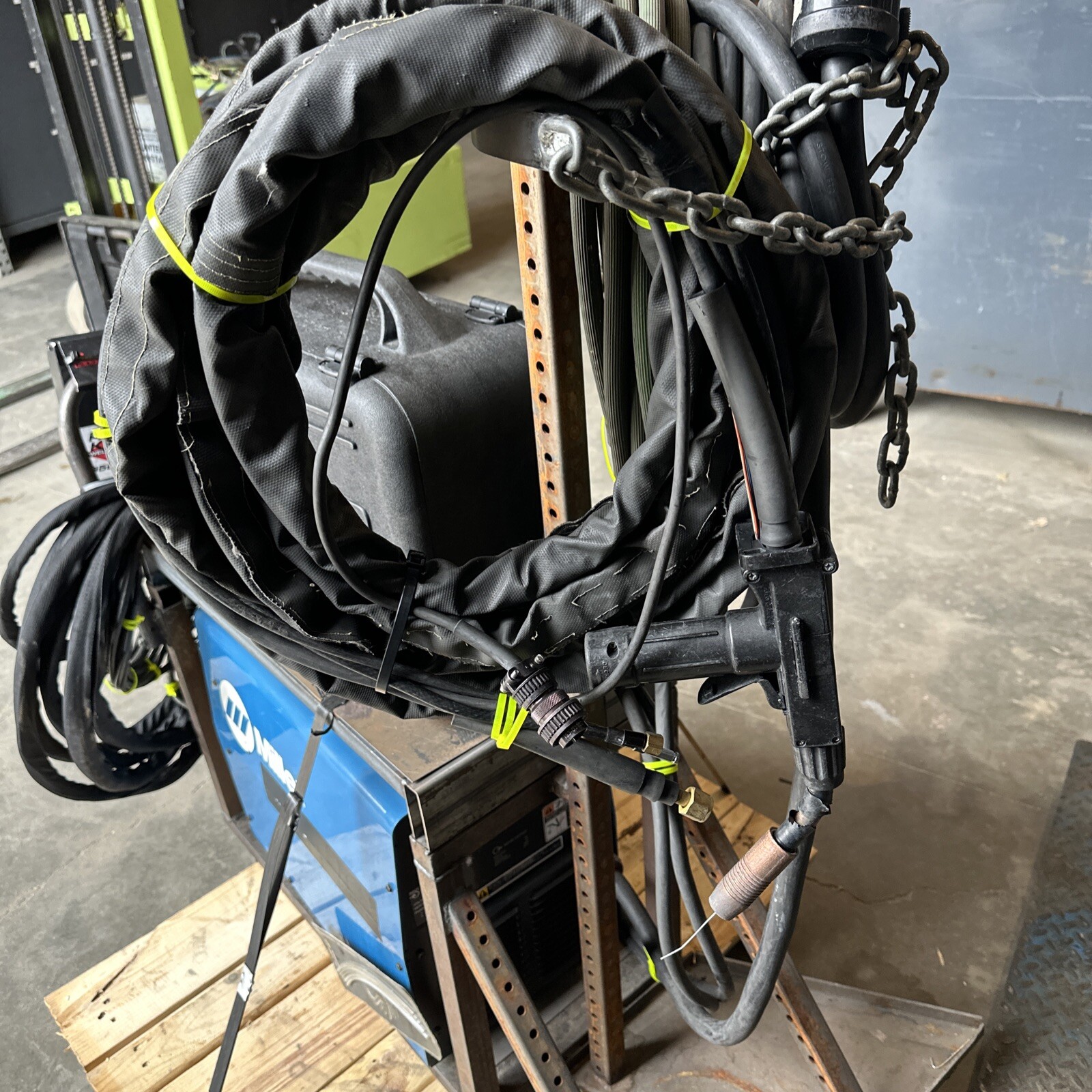 MK Products/miller Xmt304 Cobramatic Push-Pull Feeder 2 Guns Welder ...