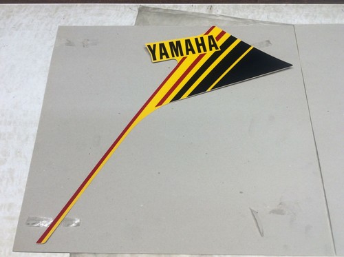 GENUINE YAMAHA PARTS RIGHT HAND SIDE EMBLEM YTM225DXL-1984 TRI-MOTO 29U ...