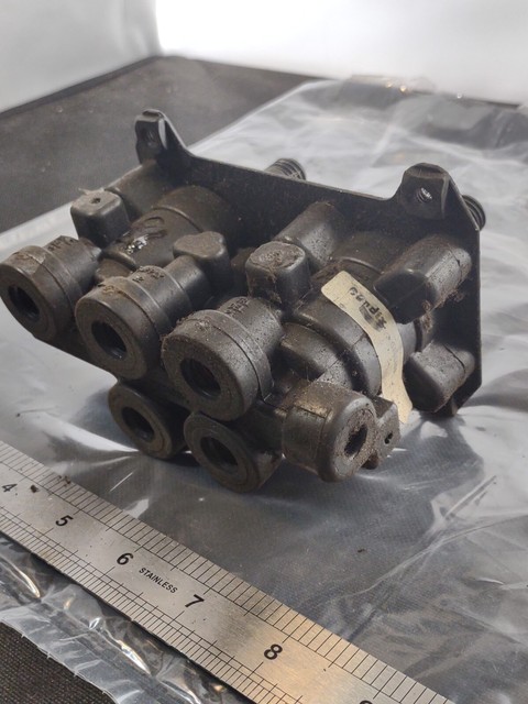 800573 BENDIX MV-3 MANIFOLD AIR BRAKE DASH CONTROL VALVE for sale ...