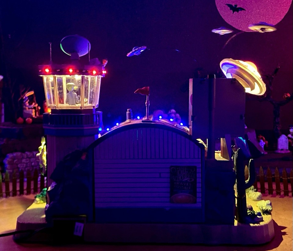 2025 Lemax Spooky Town : The Air & Space Novelties Hangar Museum - NEW ...