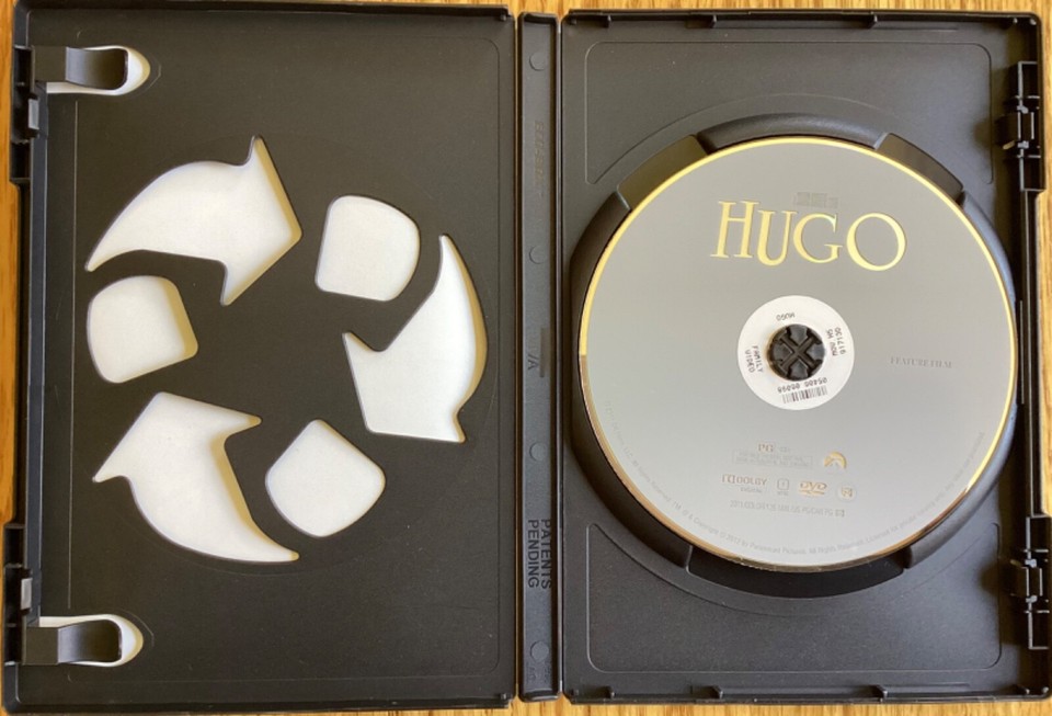 Hugo DVD with Ben Kingsley, Sacha Baron Cohen, Asa Butterfield, Jude ...