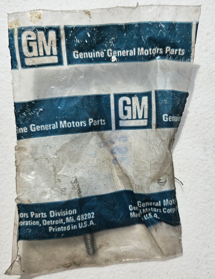 NOS #3937071 4WD 69-70 BLAZER JIMMY 68-72 K10 CHEVY GMC FRONT HUB BOLTS ...
