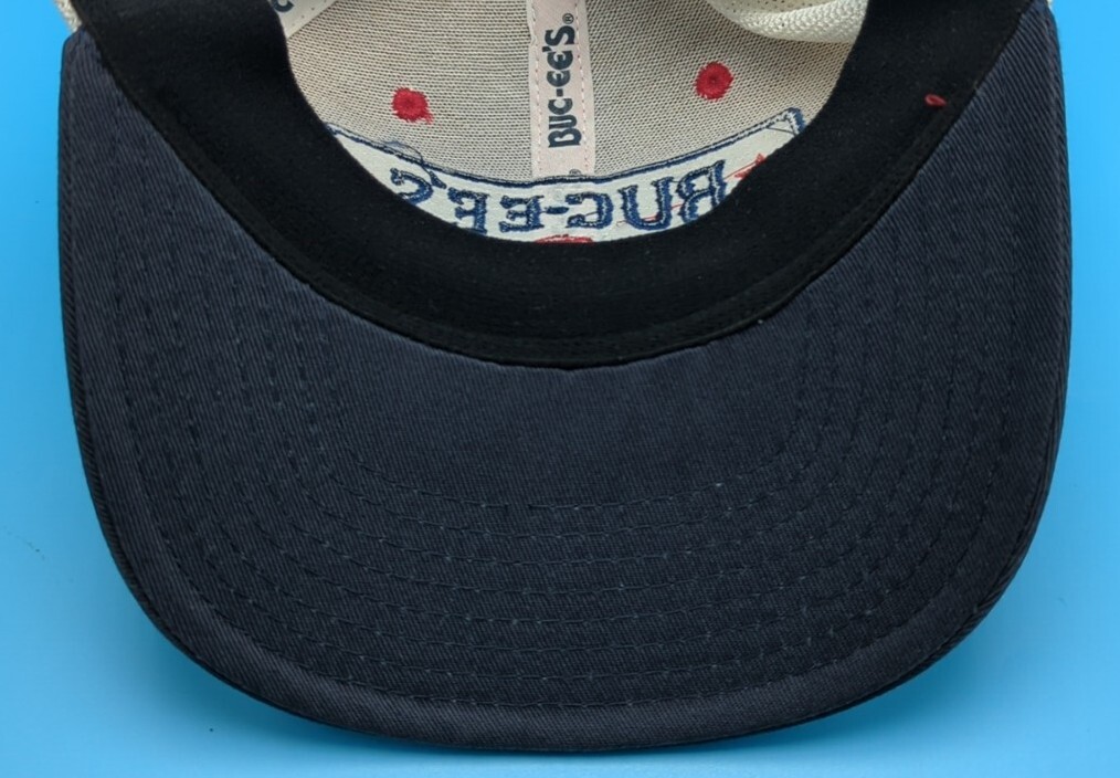 BUC-EES CONVENIENCE STORES hat flexfit fitted red whi… - Gem