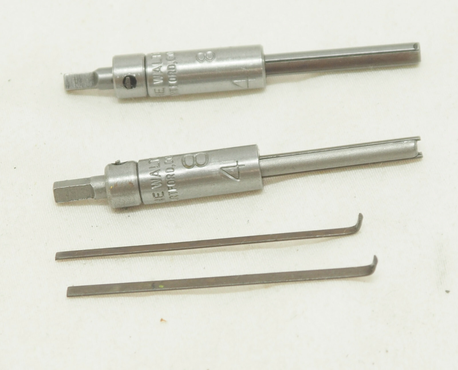 Walton Company #8 (4mm) 2 Flute Extraction Tap - Lot of 2 Taps & 2 ...