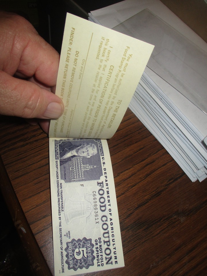 1992B VINTAGE USDA FOOD STAMP COUPONS $40.00 FULL BOOK #C23782122R MINT ...