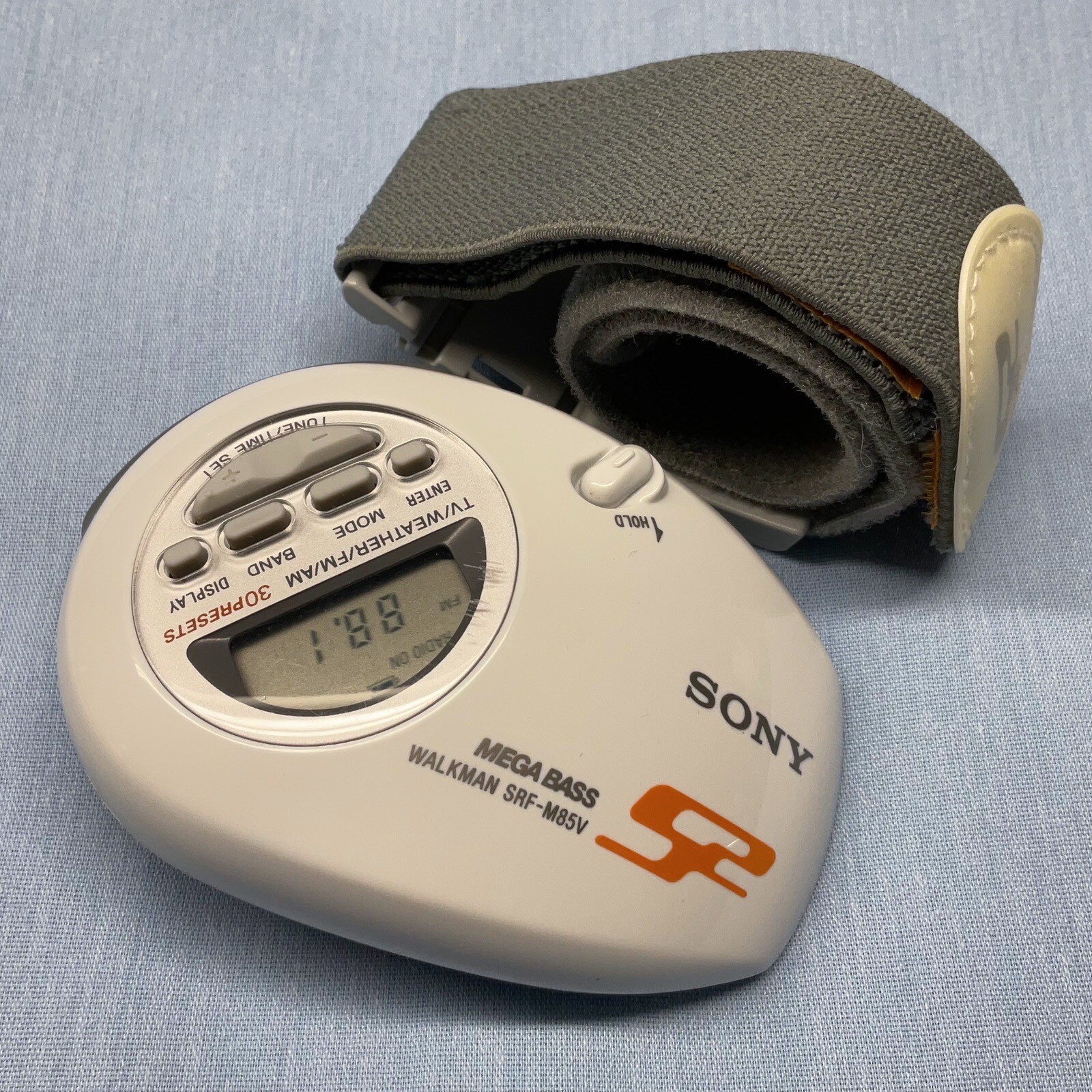Sony+Srf-m85v+S2+Sports+Walkman+Armband+Radio+Adult+Owned for sale ...